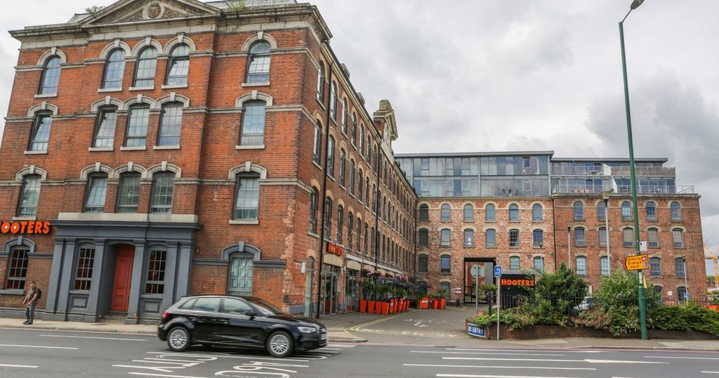 Iconic city building where Hooters restaurant is based…