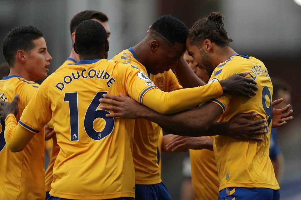 Football: Everton team song knocks Miley Cyrus off…