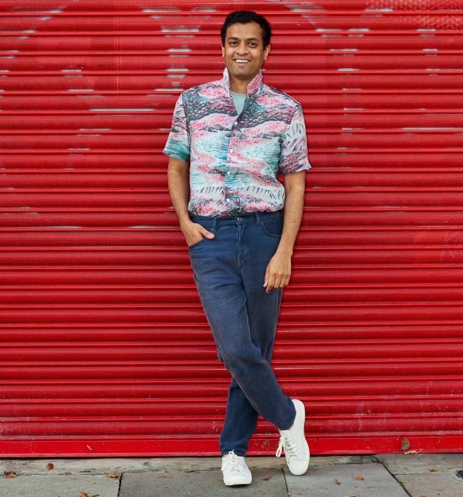 How to wear a flamboyant silk shirt