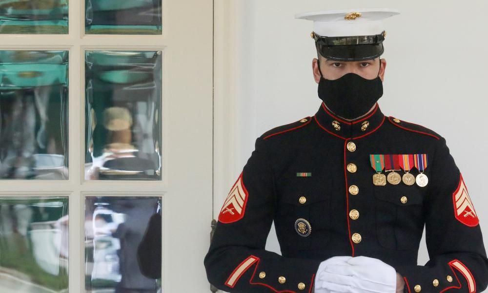 Some attendees skip masks as Trump speaks at White…