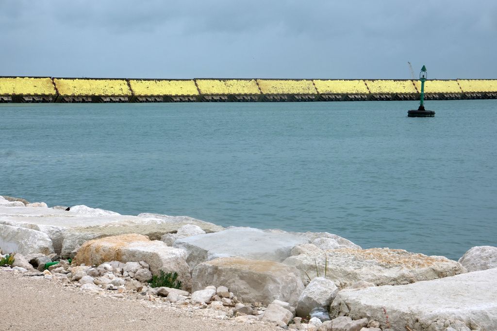 Flood defences save Venice from second high tide