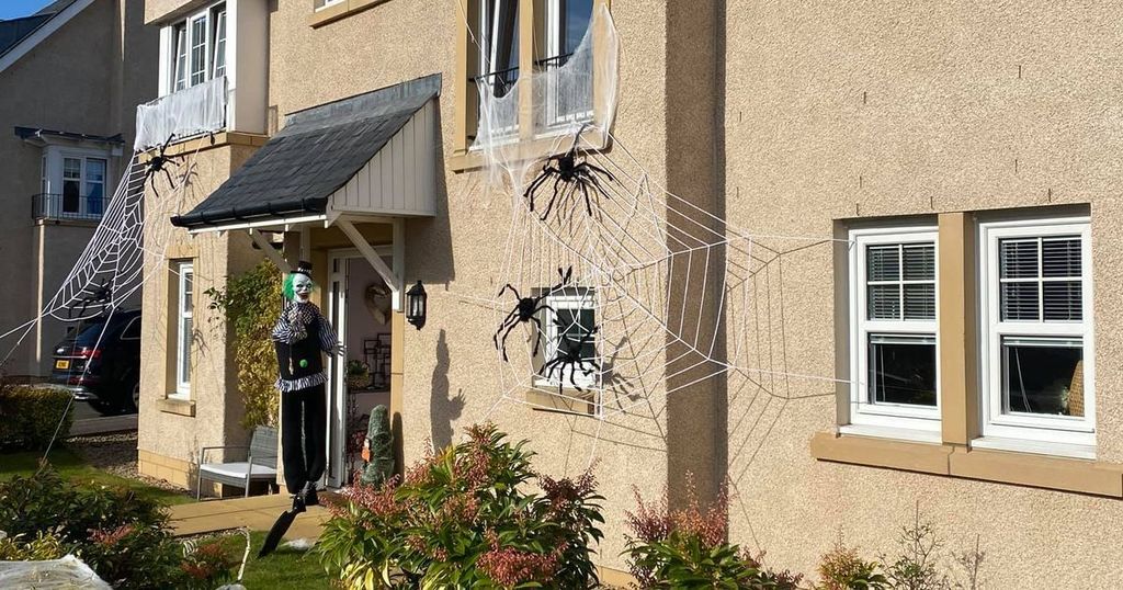 Mum's 'amazing' haunted house goes viral after she…