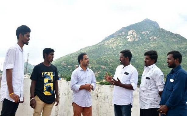 COVID-19 breaks Boyar community’s tradition of pulling…