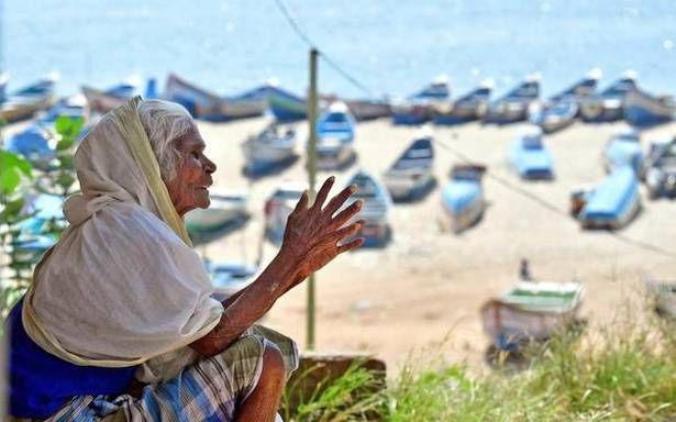 Steps to handle cyclone emergencies