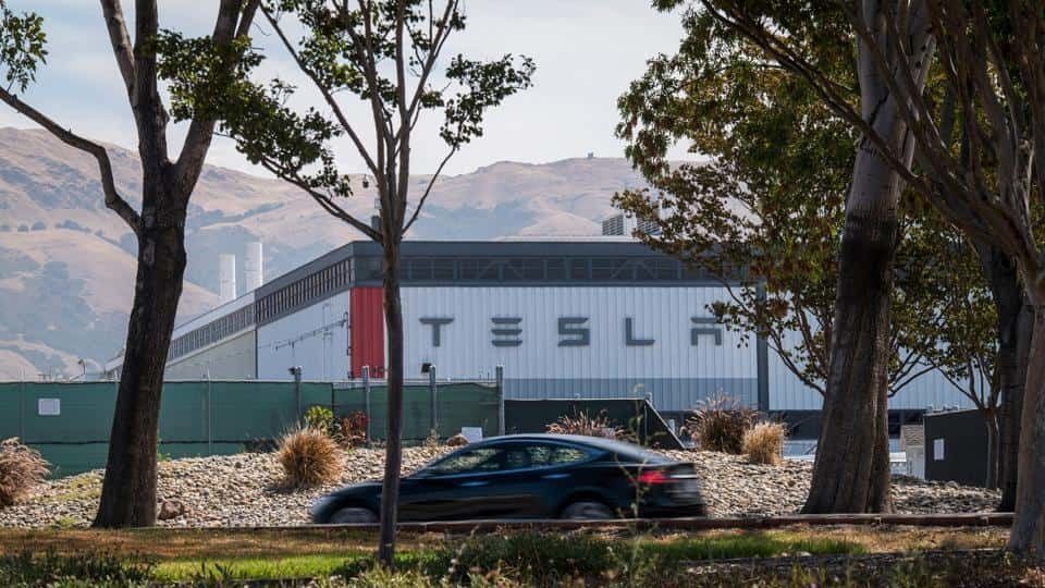 Tesla’s first ever diversity report shows white, male…