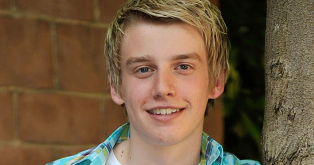 Who is Seth Costello in Hollyoaks? Who plays him, and…