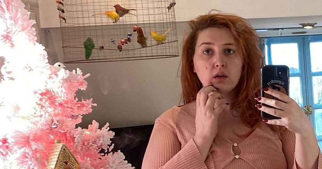 Honey Ross celebrates her curves as she strips to…