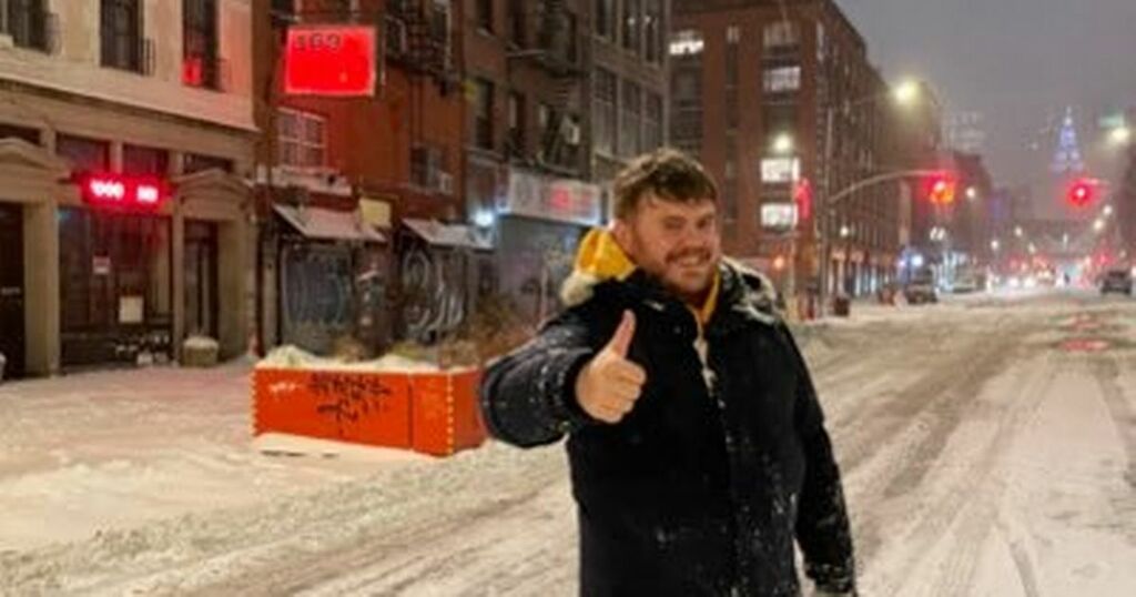Hero CNN reporter Donie O'Sullivan reacts to praise…