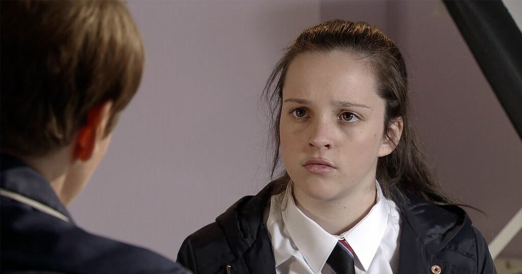 Coronation Street star Elle Mulvaney looks completely…