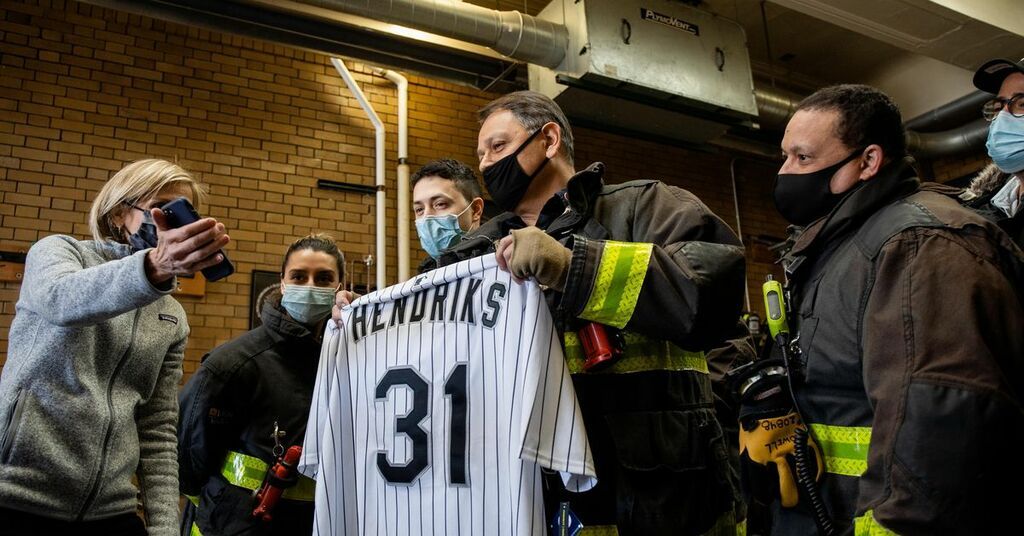 White Sox closer Liam Hendriks and wife Kristi treat…