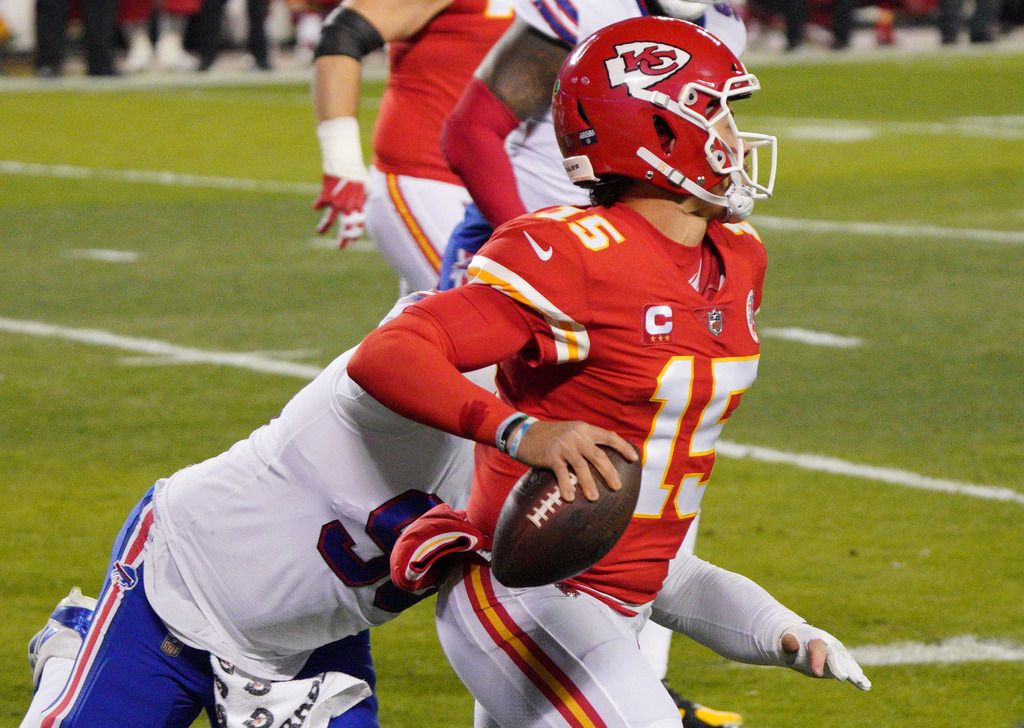 10 crazy Patrick Mahomes Throws from the 2020 Season