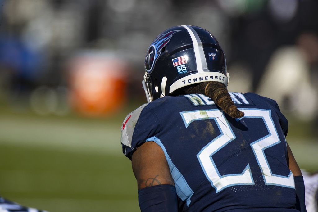 Watch: Titans’ Derrick Henry already in the gym…