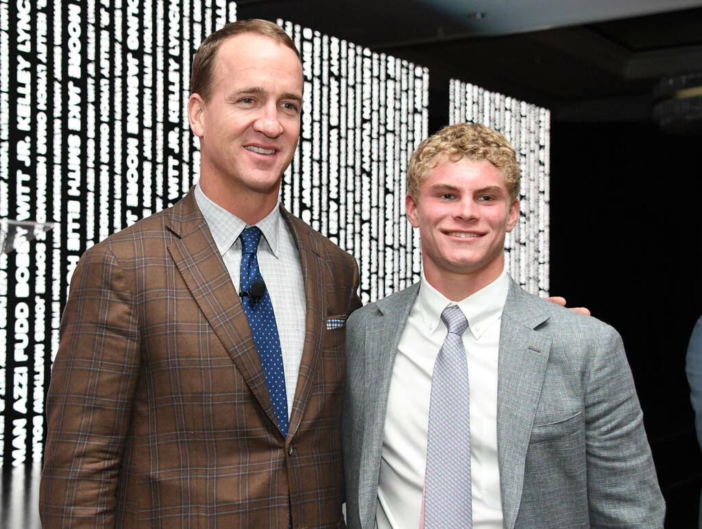 UGA track star Matthew Boling breaks one of Champ…