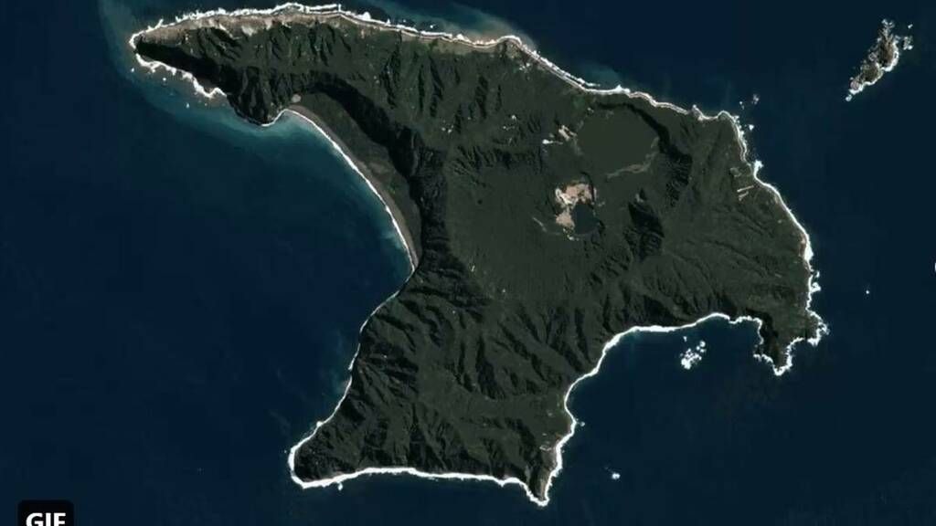 Satellite view shows Raoul Island before and after…