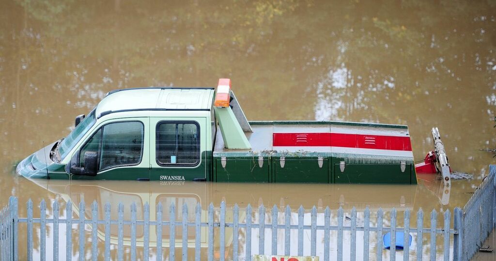 Flood defence wall that breached leaving Carmarthen…