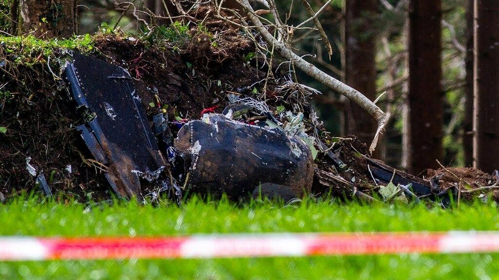 Royal Navy Hawk crashes in Cornwall