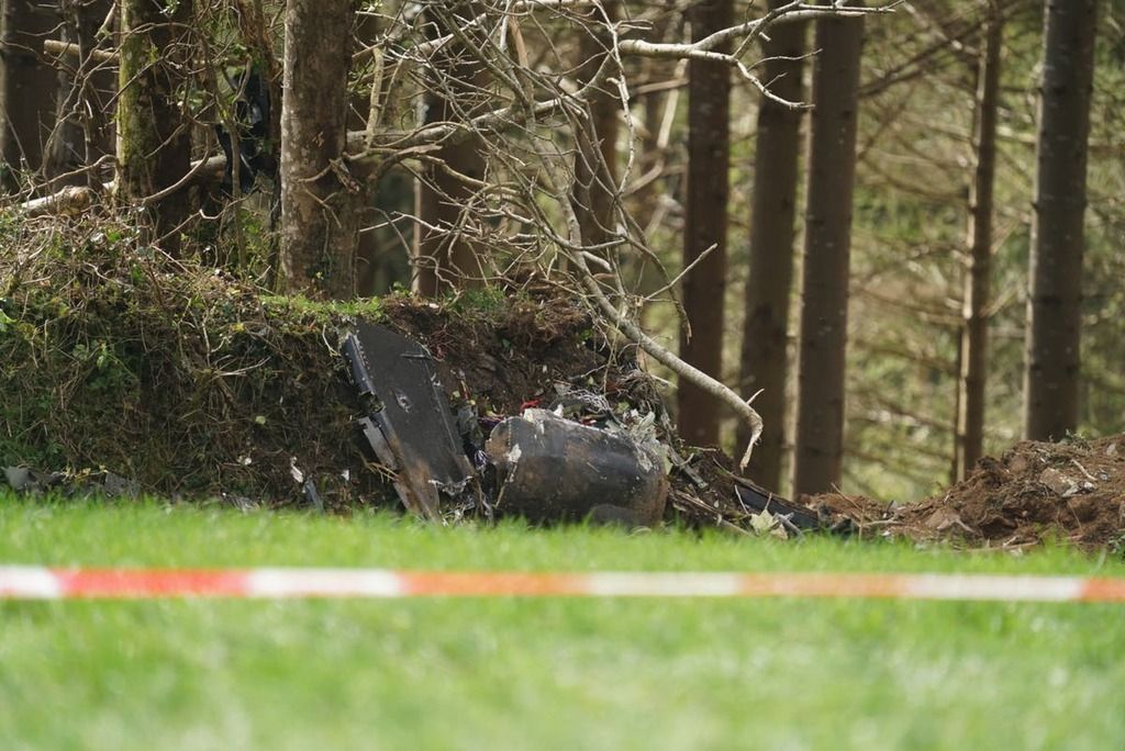 Cornwall plane crash: RAF and Royal Navy ground all…