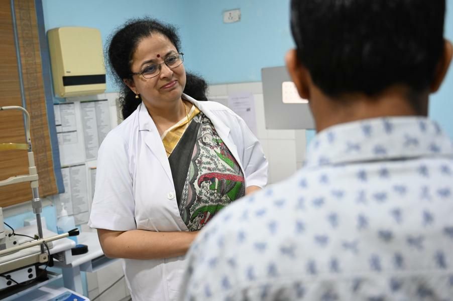 This Indian Ophthalmologist Helps Train Doctors Fixing…