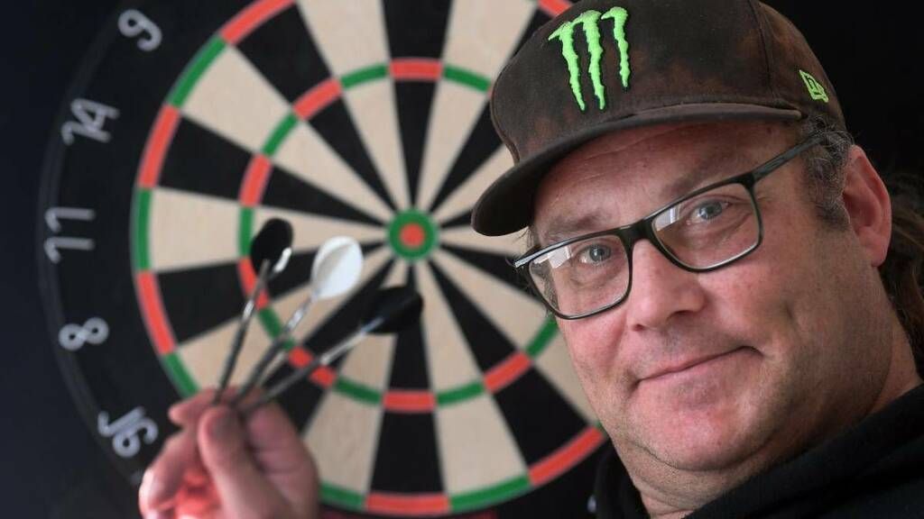 Bad-boy of darts Dale Linden de Groot-Green banned…