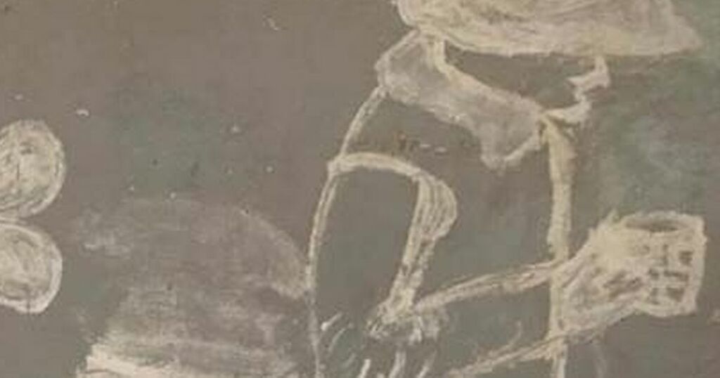 Woman discovers 30-year-old paintings underneath…