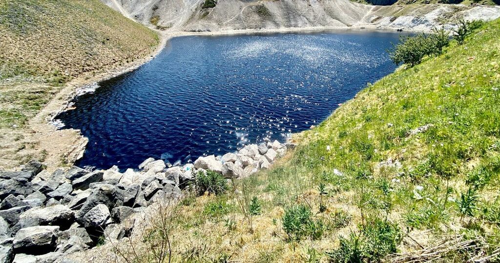People warned to stay away from blue lagoon that is…