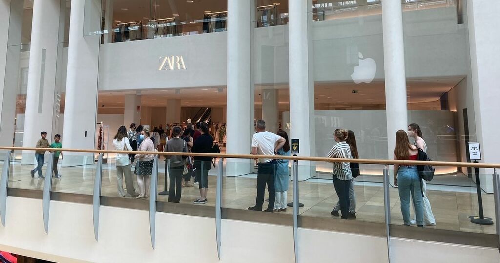Big queues as Zara opens flagship store in Cardiff…