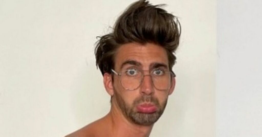 Love Island's Chris Taylor tricks fans with buff body…