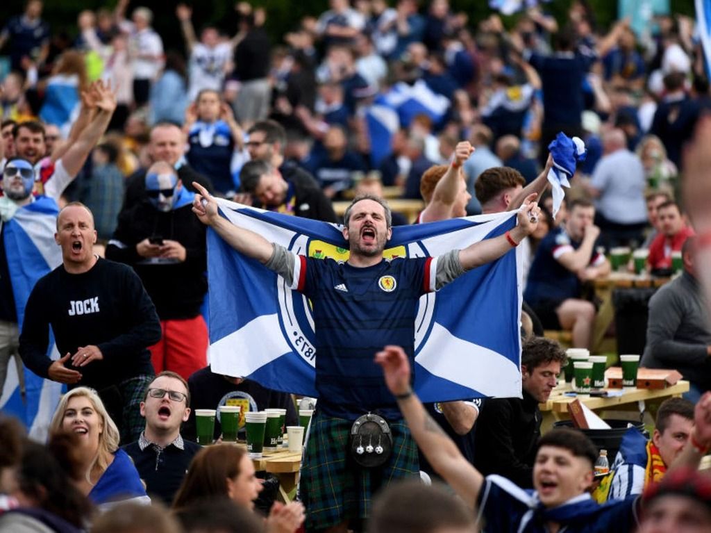 Glasgow’s early night does not stop Scotland fans…
