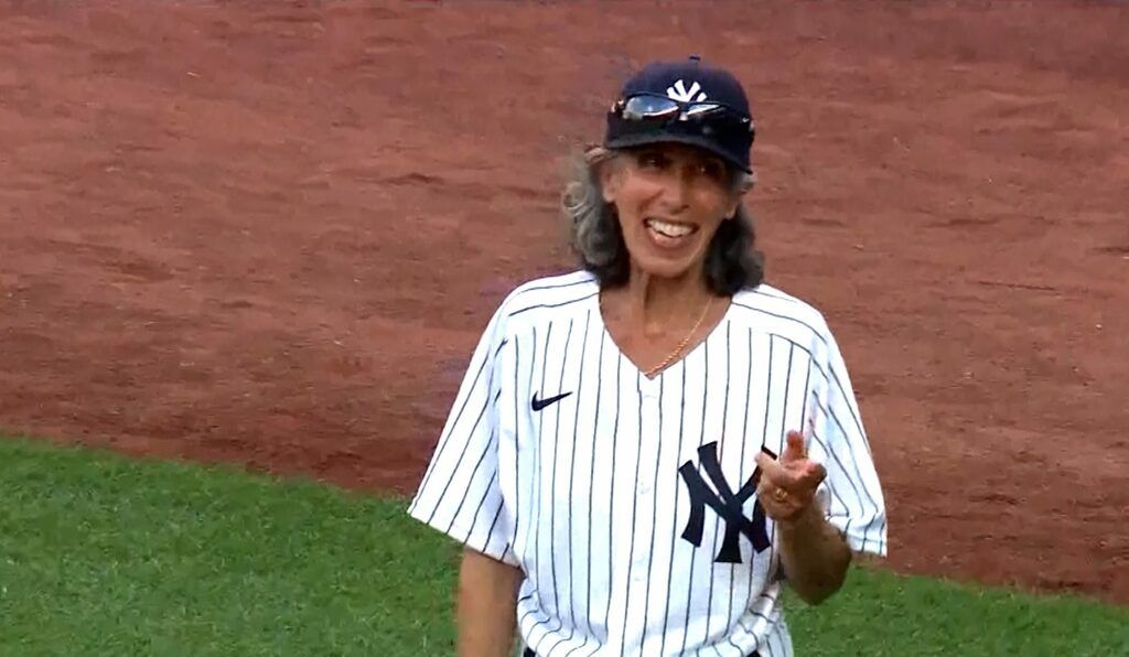 Yankees fan has incredible day as bat girl 60 years…