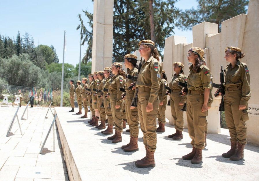In a first, female tank crews deployed to Egyptian…