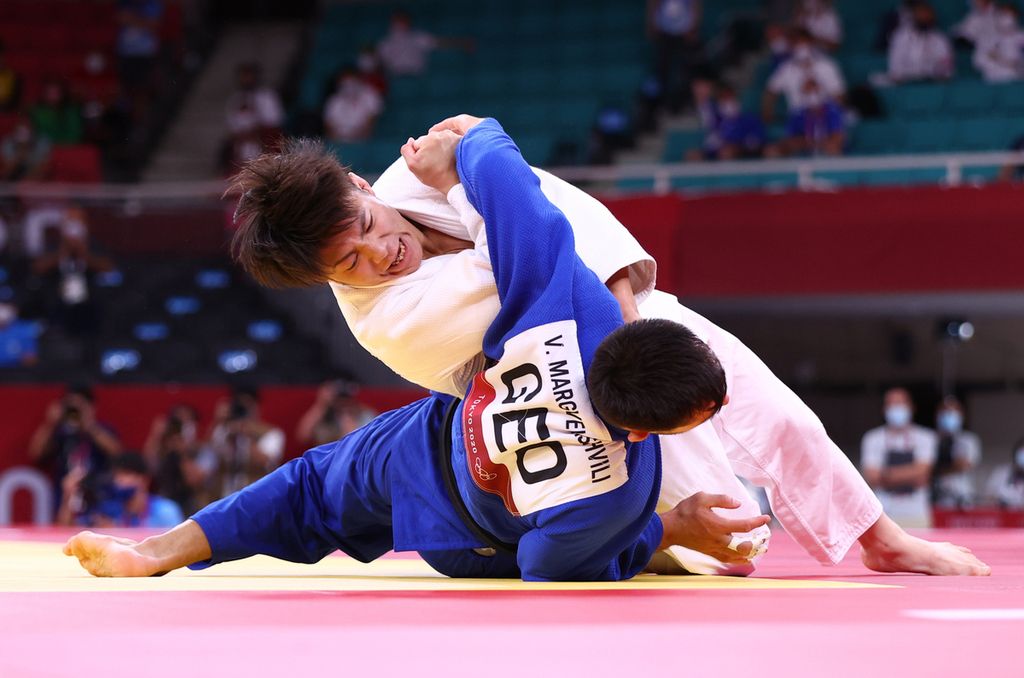 Olympics-Judo-Japan's Hifumi Abe wins gold medal