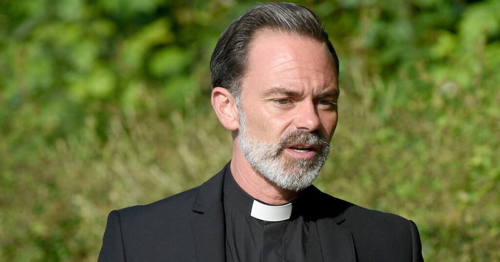 Corrie cast snapped filming upcoming scenes as fans…