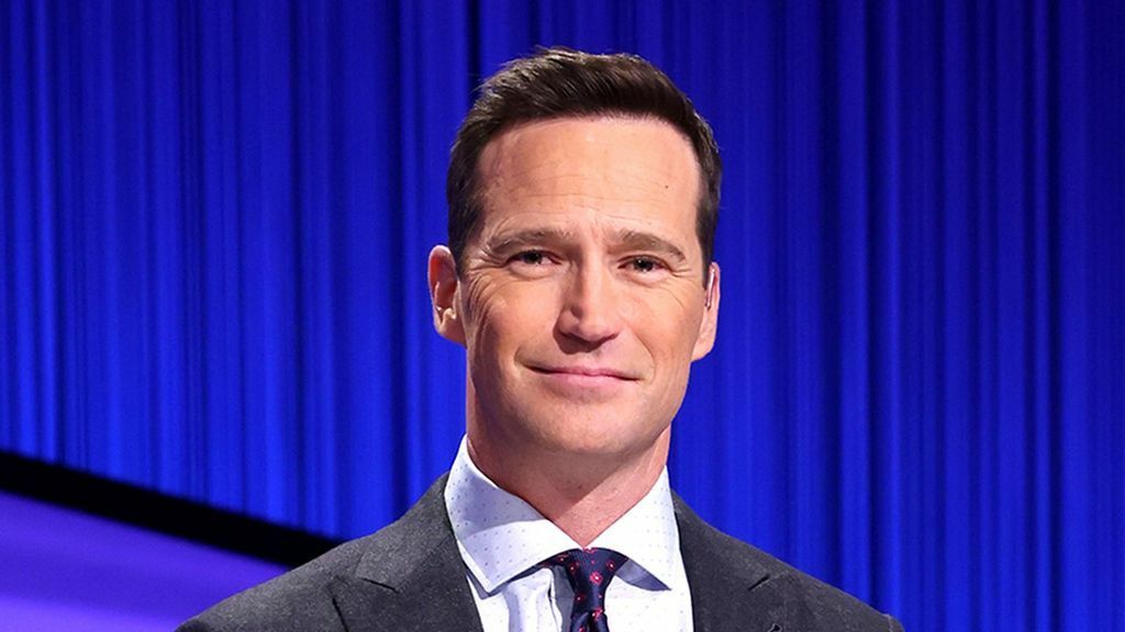 New “Jeopardy” Host Mike Richards Issues Apology As…