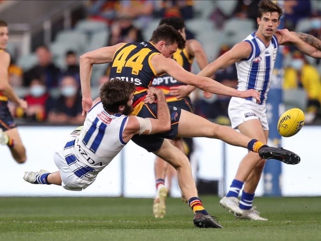 Crows defeat Roos in one-sided AFL clash