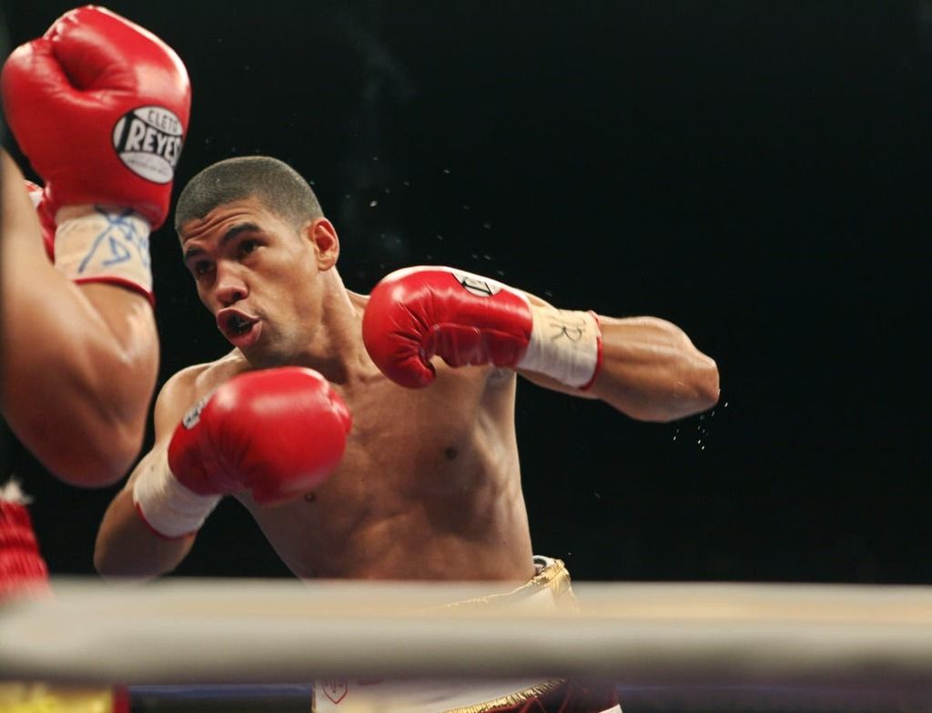 Ex-Puerto Rico boxer charged in domestic violence case