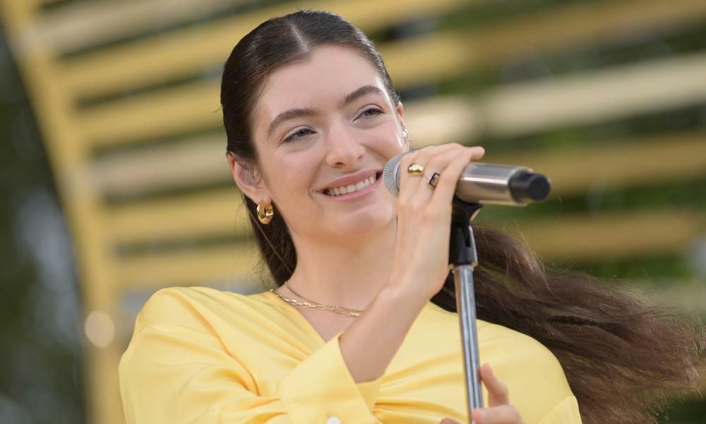 ‘Powerful experience’: Lorde releases mini-album in…