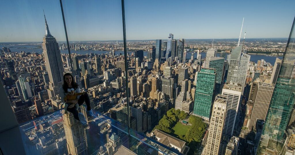 Glass-bottomed 1,000ft observation deck on top of New…
