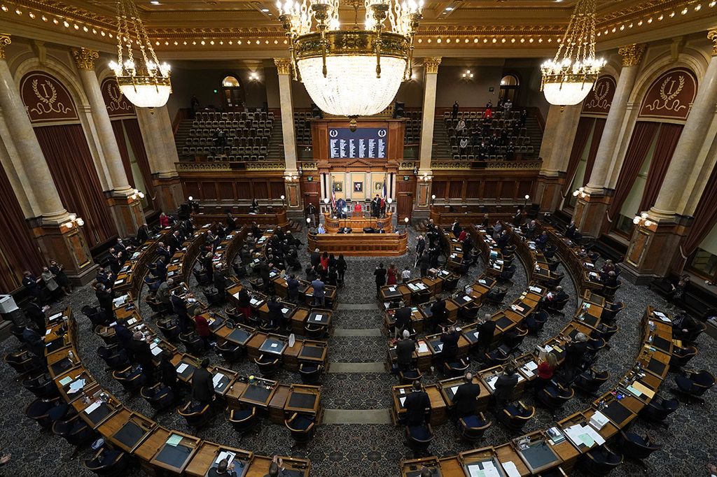 Iowa approves new congressional map with 3 competitive…