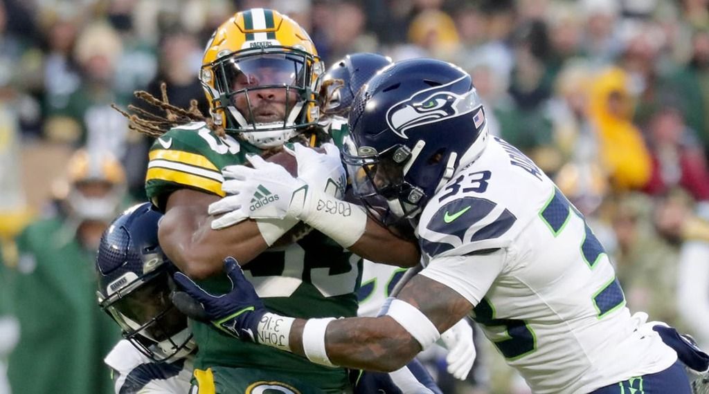 Aaron Jones Leaves Game With Knee Injury, Has Tears in…