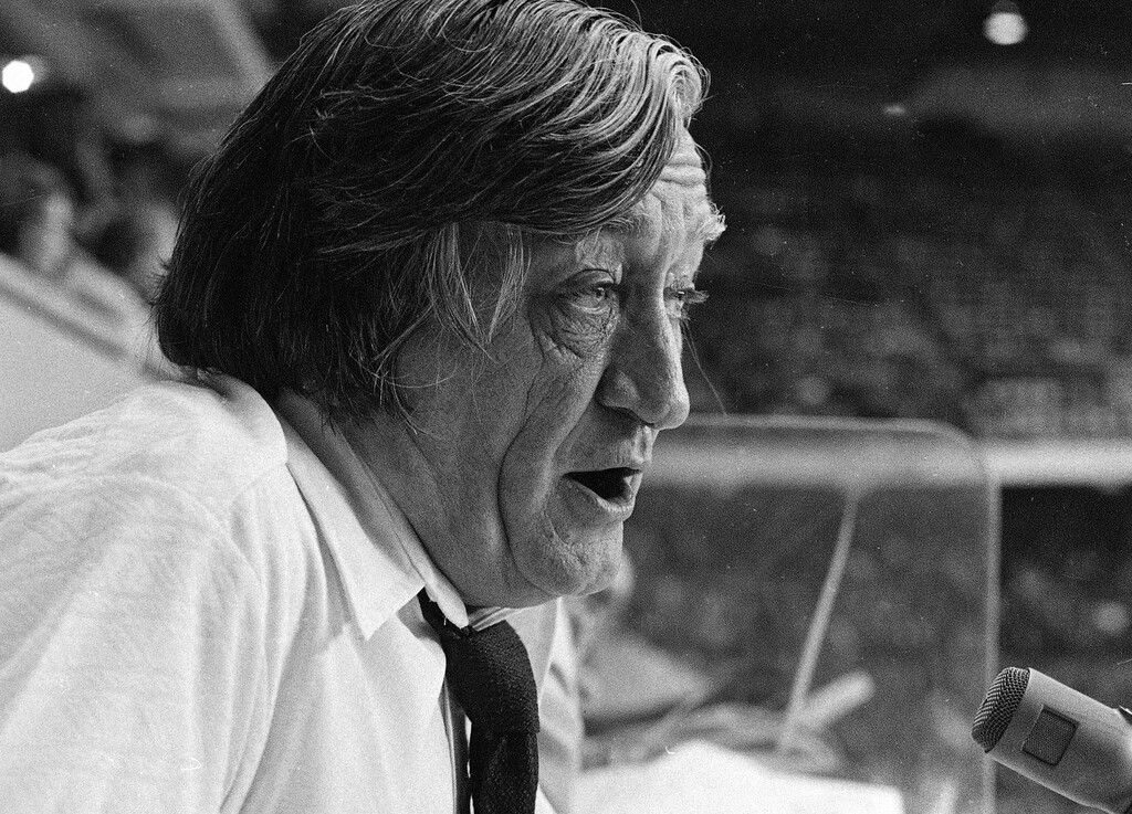 WATCH: Celtics honor legendary broadcaster Johnny…