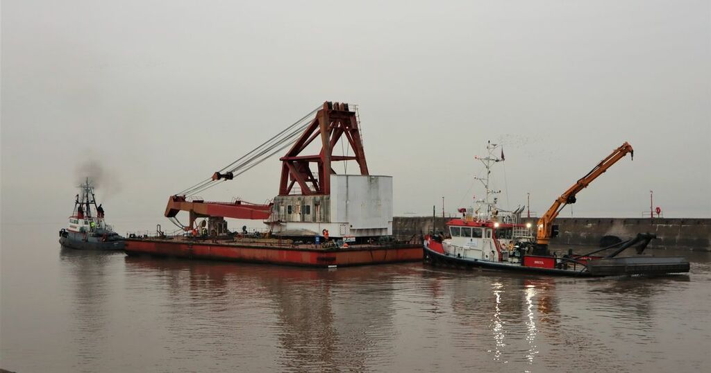 Giant floating crane departs Bristol Port following…