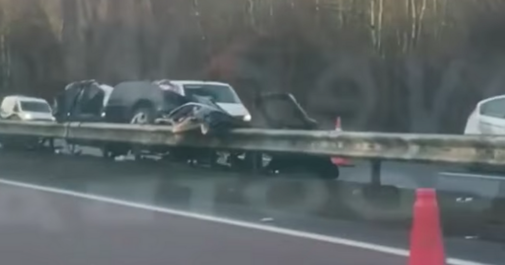 Car wrecked in horror A92 crash shown in clip after…