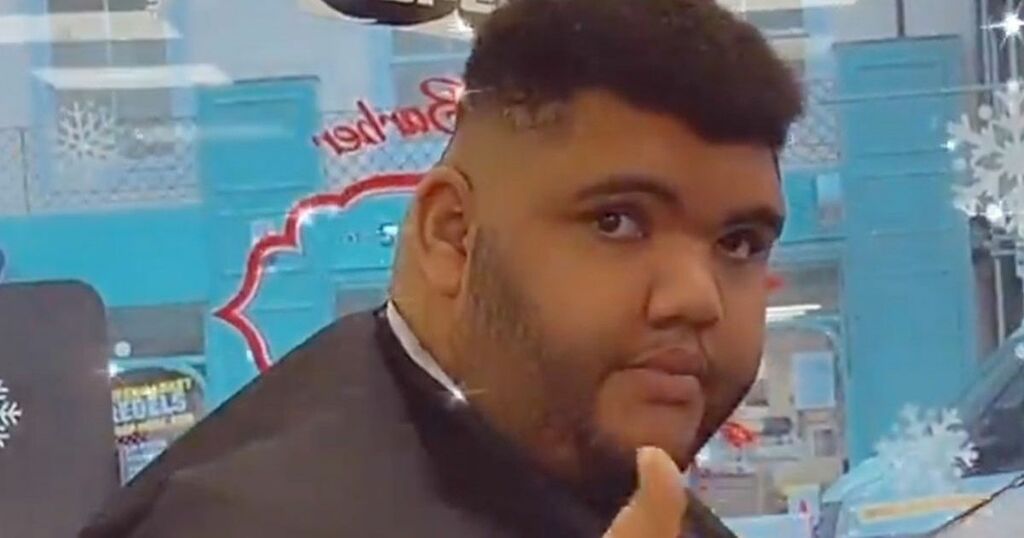 Katie Price treats Harvey to pampering day as she…