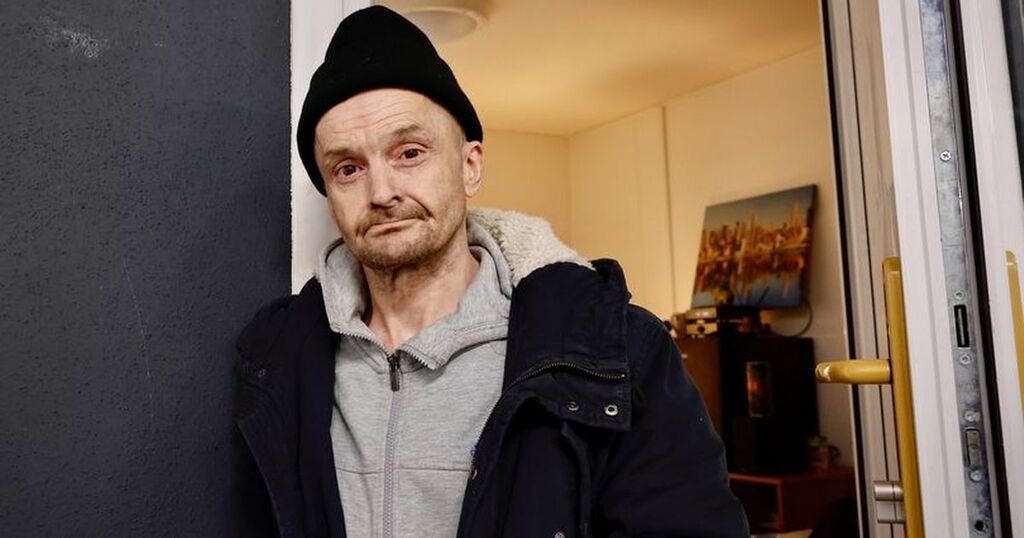 Homeless ex-soldier spent 10 years sleeping rough…