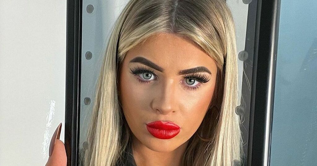 Liberty Poole shows off stunning natural…