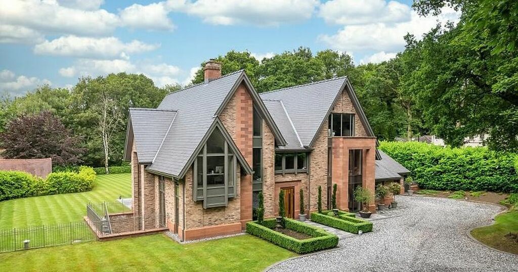 Inside stunning six-bedroom Greater Manchester mansion…