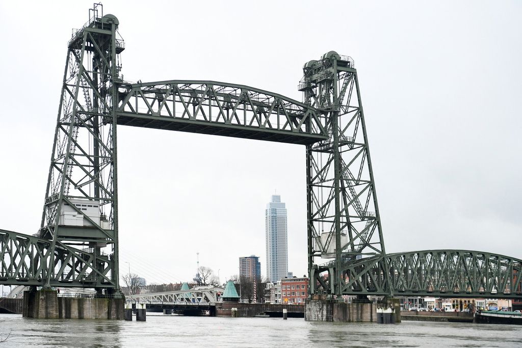 Historic Dutch bridge to make way for superyacht…