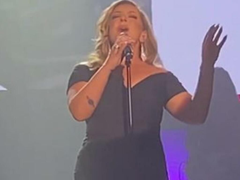 Adele Fans Offered Free Tickets For Vegas Look-Alike…