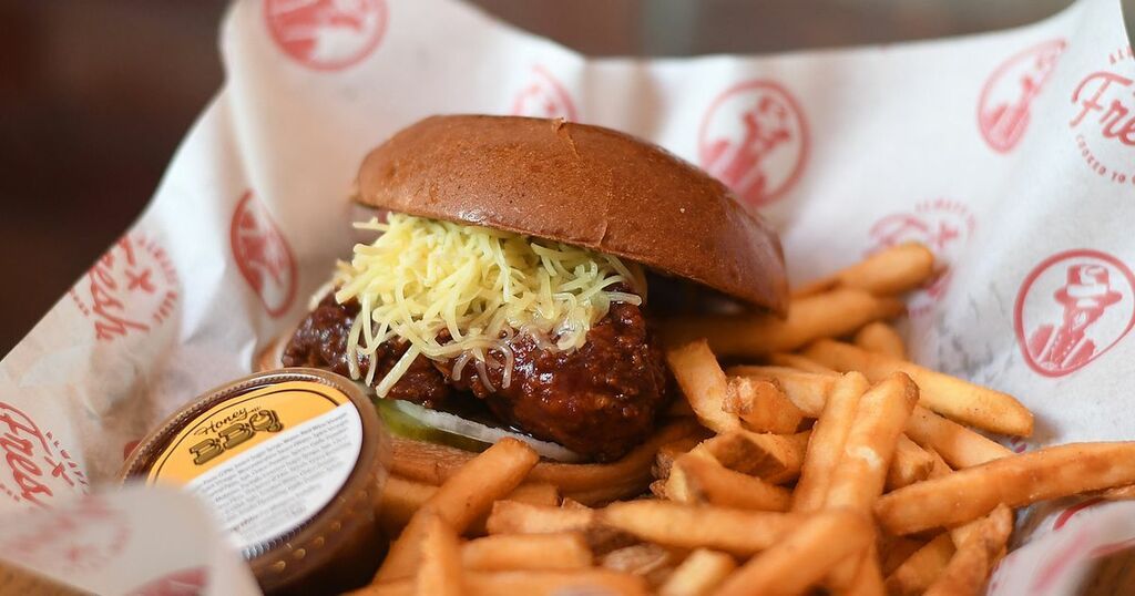 First look as huge new fried chicken shack opens next…