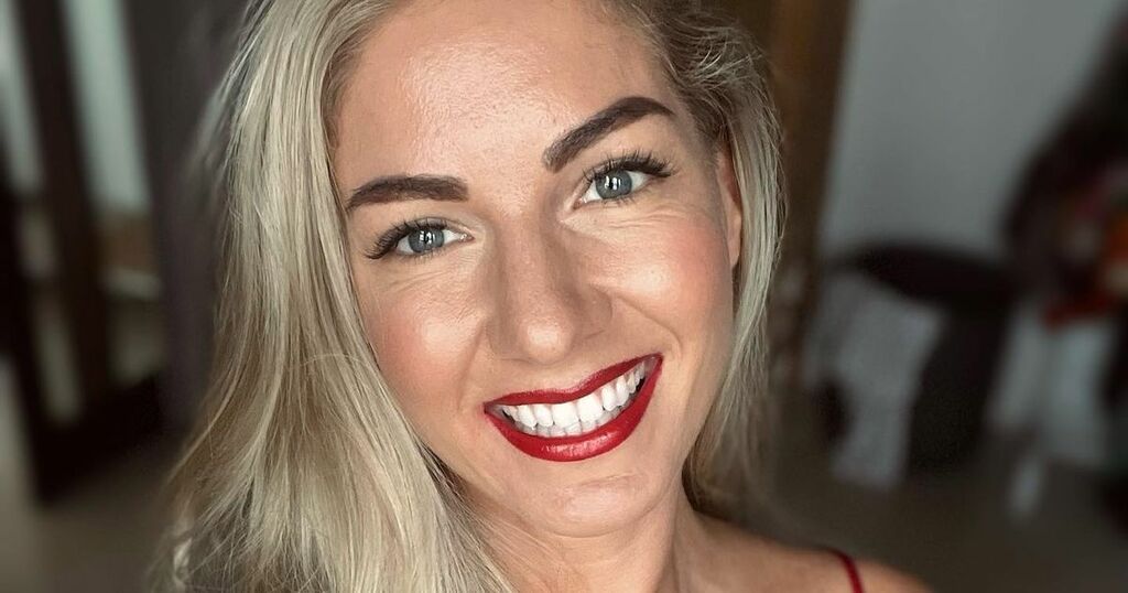 First Dates waitress Cici Coleman shows off her…